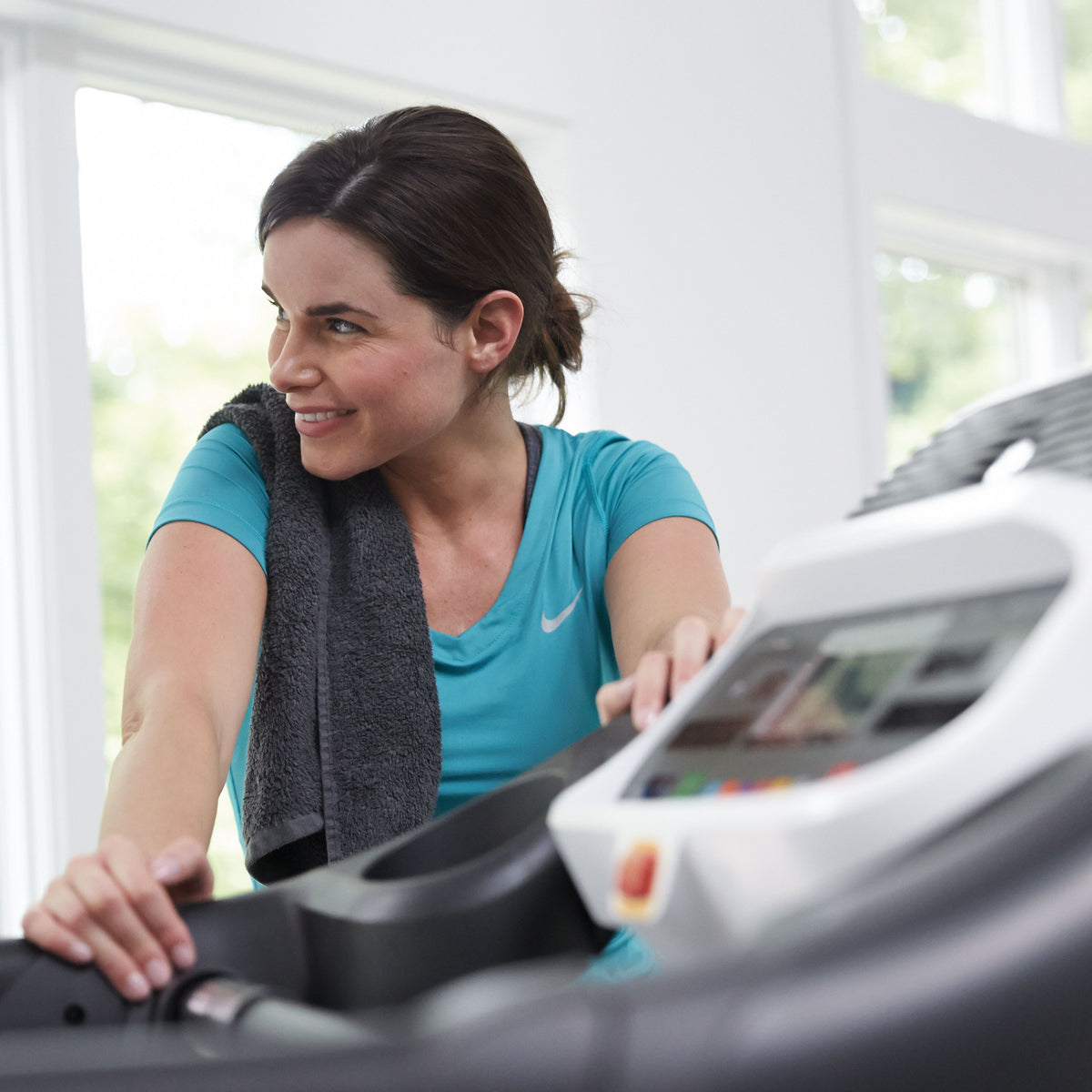 How to do High Intensity Interval Training (HIIT) Treadmill Workouts ...